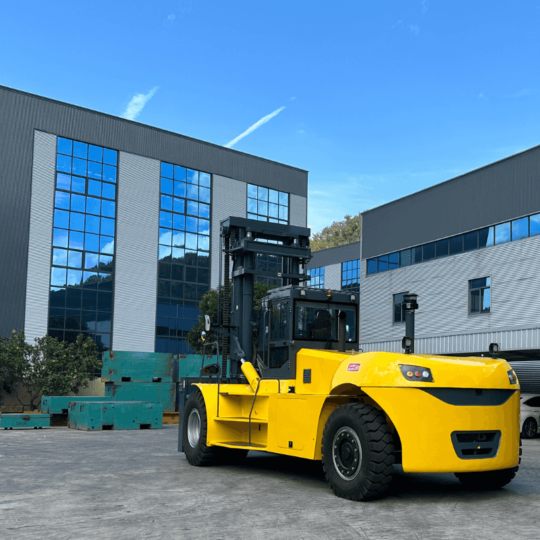 35 Ton Diesel Forklift Trucks With ZF Transmission - Heavy Duty ...