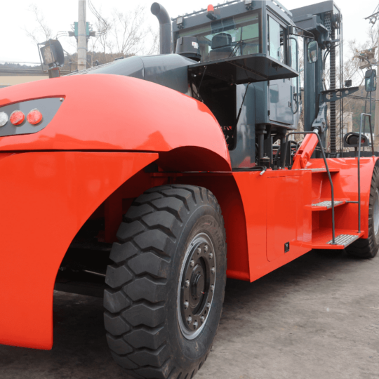 Red 30 Ton Diesel Forklift Trucks With Tilting Cabin - Heavy Duty ...