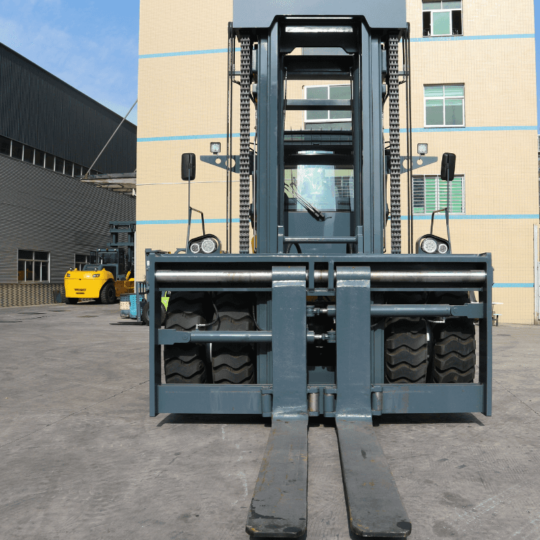 Standard 30 Ton Diesel Forklift Truck With 4000mm Lifting Height ...