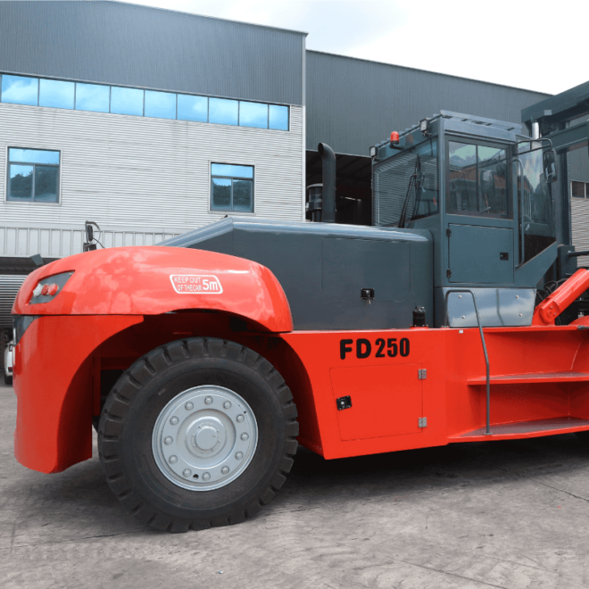 Standard Red 25 Ton Diesel Forklift Truck With Tilting Cab - Heavy Duty ...
