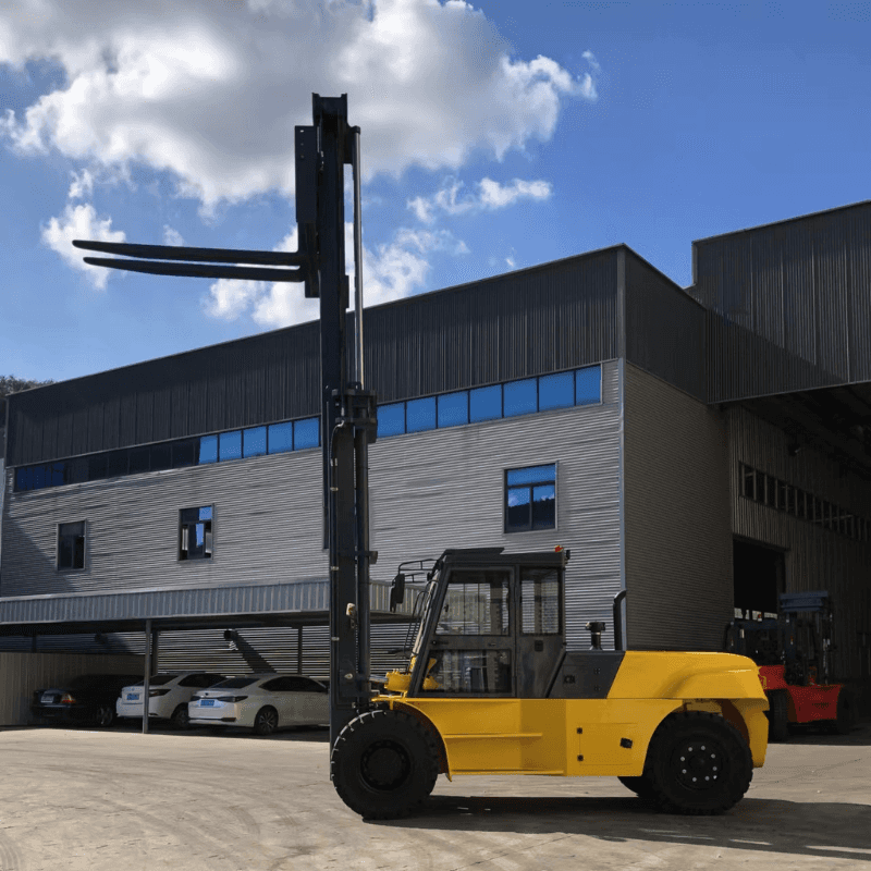 Compact 16 Ton Diesel Forklift Truck 6000mm Lifting Height With Cabin ...